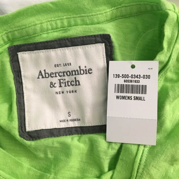 Abercrombie & Fitch | Tops | Nwt Abercrombie Fitch Tshirt With Small Pocket | Poshmark